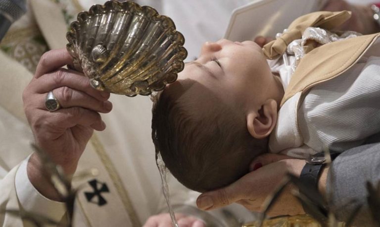 Papa explica o significado do batismo | Encontro com Cristo